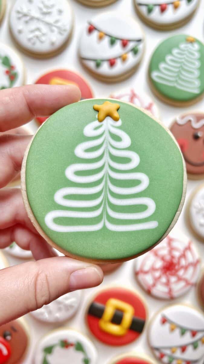 Left-Handed Cookie Decorating: Tips You Didn't Know You Needed!