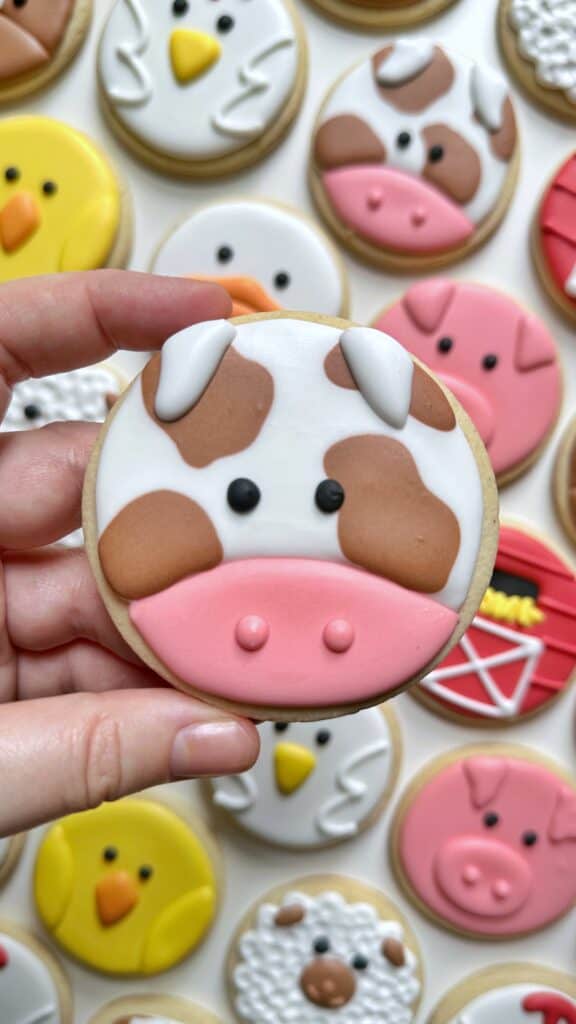 Left-Handed Cookie Decorating: Tips You Didn't Know You Needed!