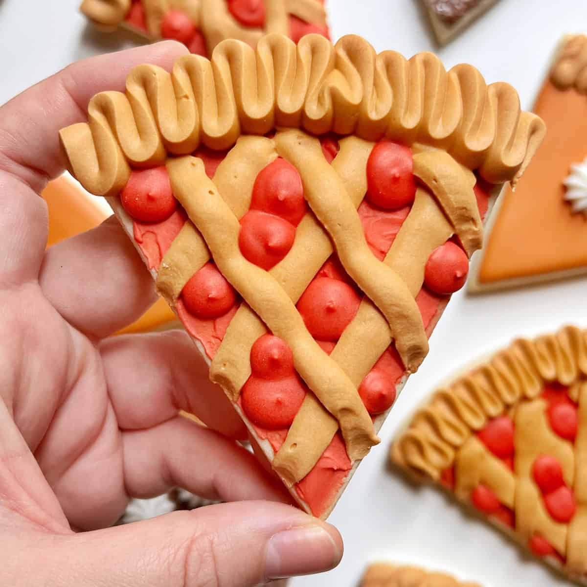 How to Pipe Pie Crust with a Tipless Piping Bag